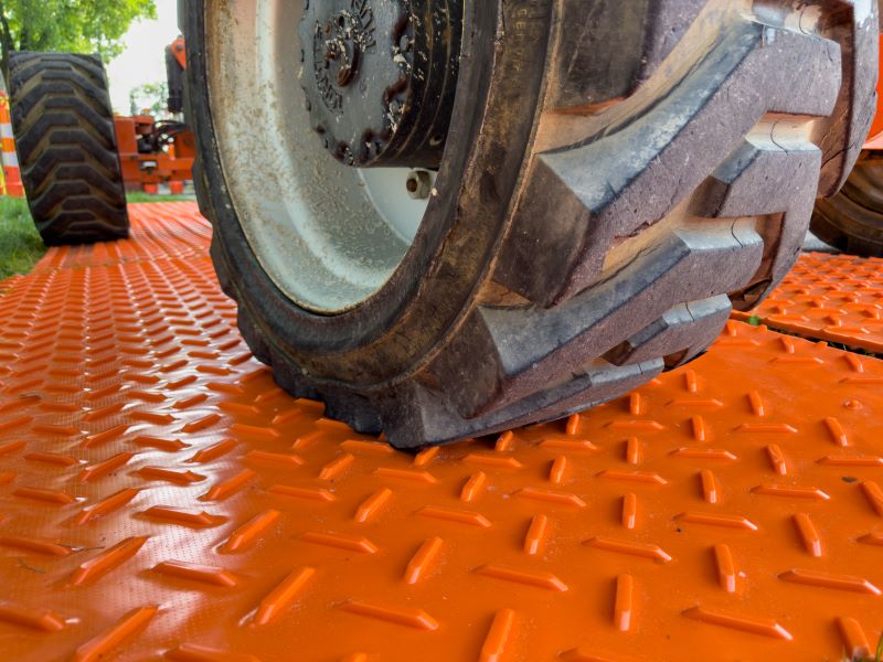 EZG Hogtrax 4' x 8' Orange Mat | Blades Direct