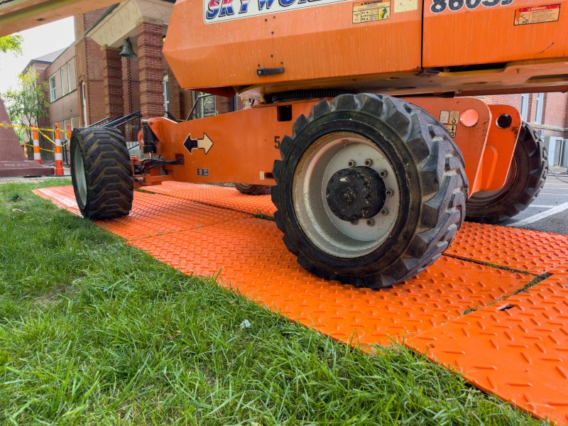 EZG Hogtrax 4' x 8' Orange Mat | Blades Direct
